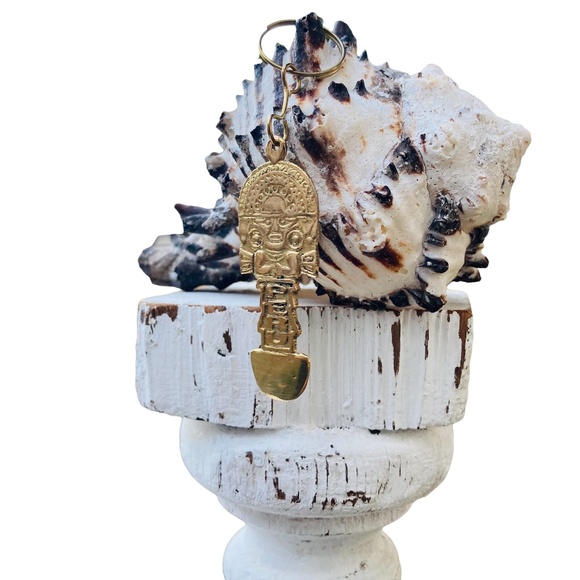 Peru | Other | Vintage Peru Souvenir Keychain Gold Precolumbian Motif ...